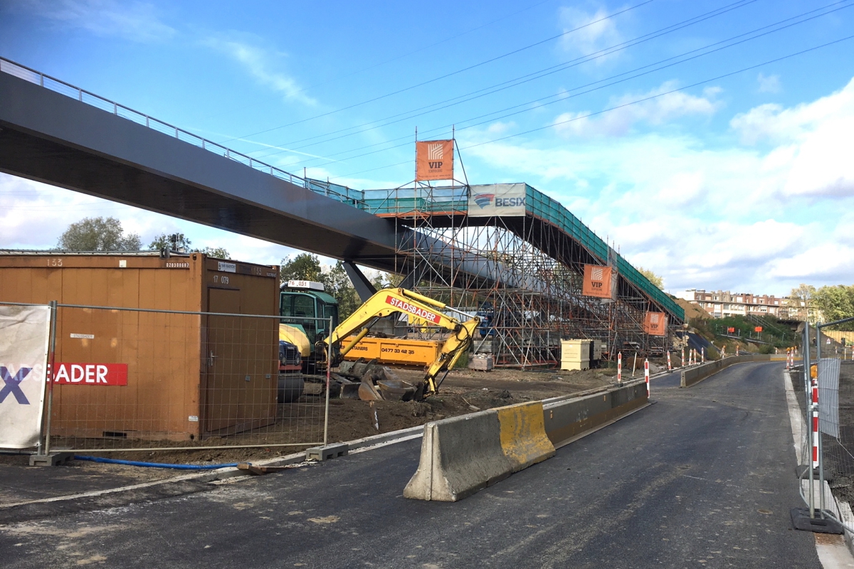 Laatste fase fietsbrug over Albertkanaal gestart met nieuwe omleiding (Merksem) | Gazet van ...