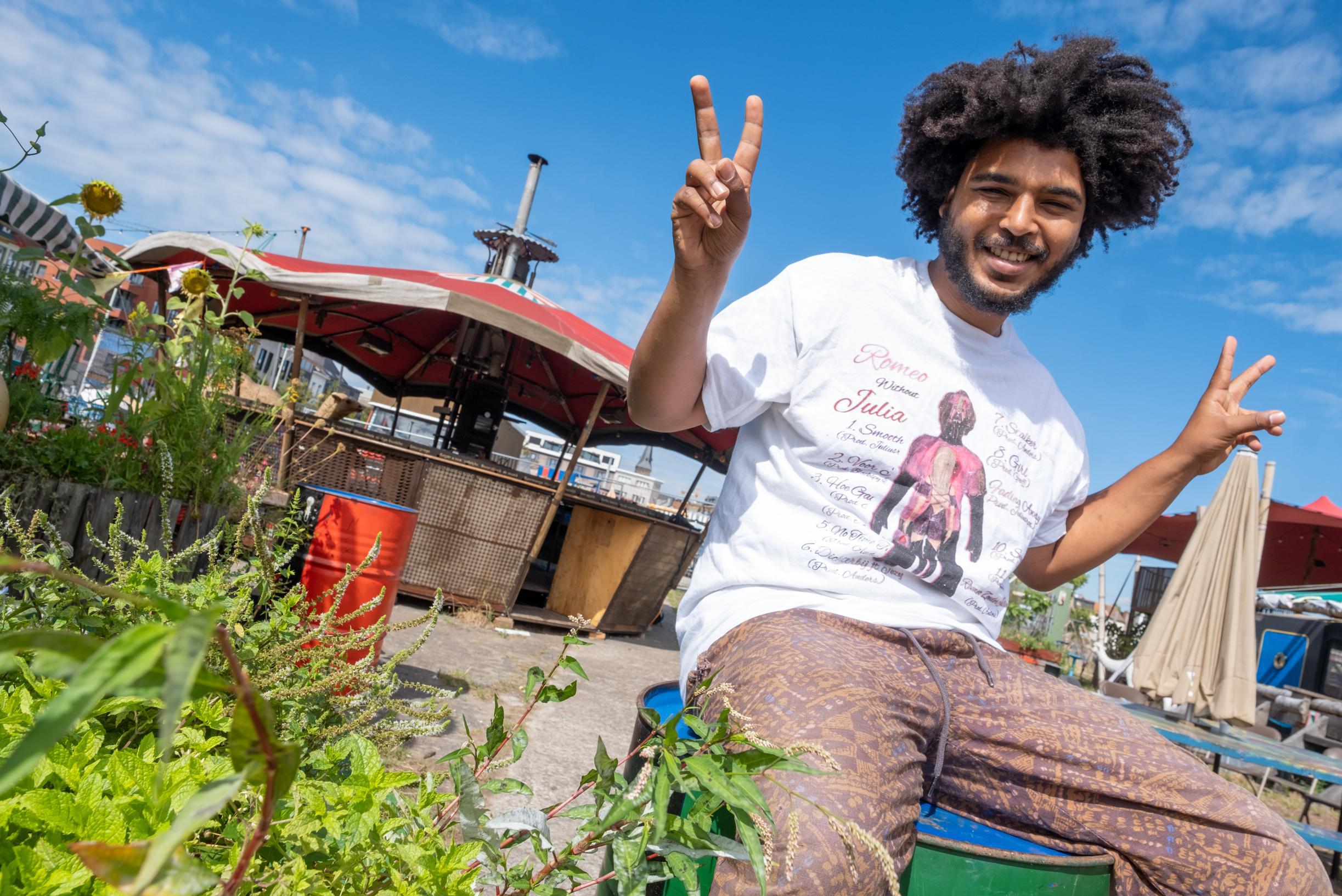 Antwerpse rapper AKB (24) wil jongeren van straat houden met Chapp De ...