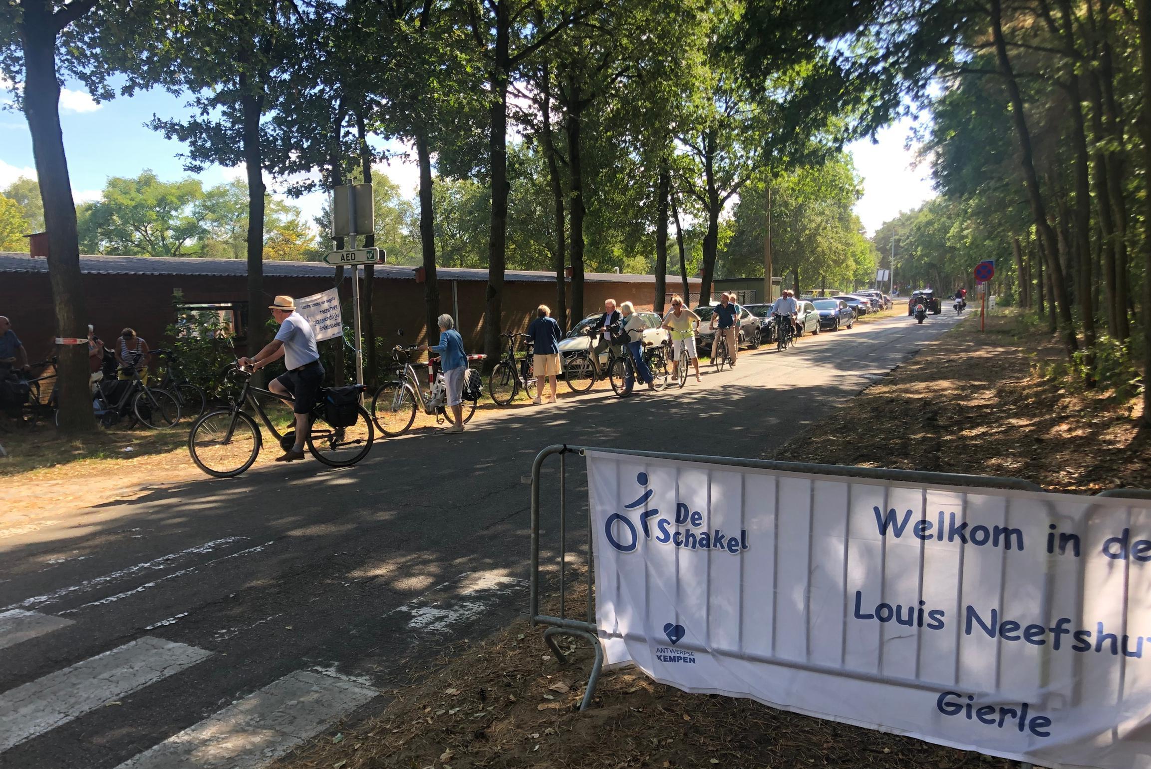 Duizenden fietsers rijden langs Kempenhutten tijdens De Schakel (Lille) | Gazet van Antwerpen