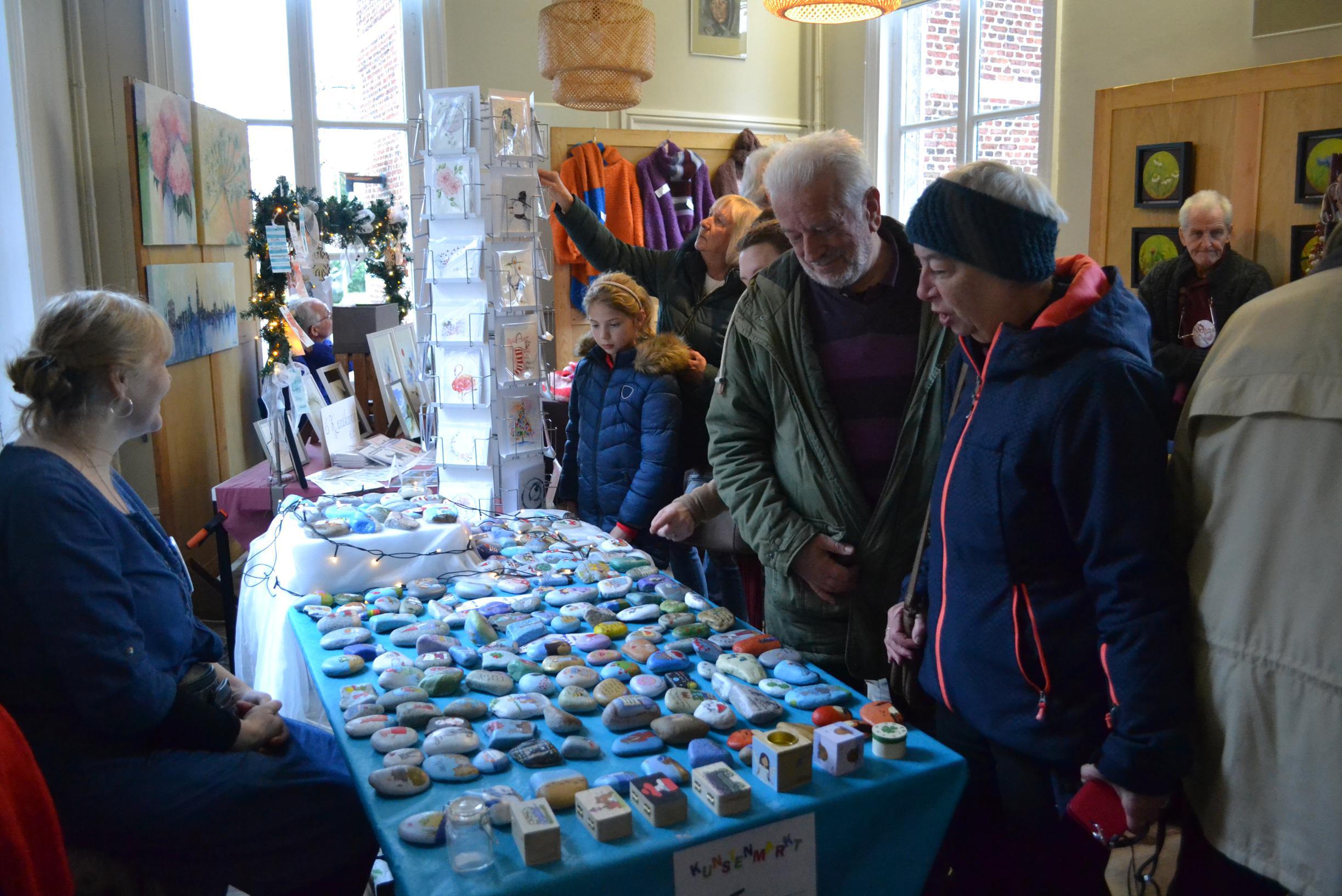 Kunstenaars brengen Schotenaren in kerststemming (Schoten) | Gazet van ...