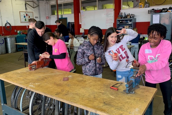 450 leerlingen van 15 basisscholen proeven van STEM-aanbod ...