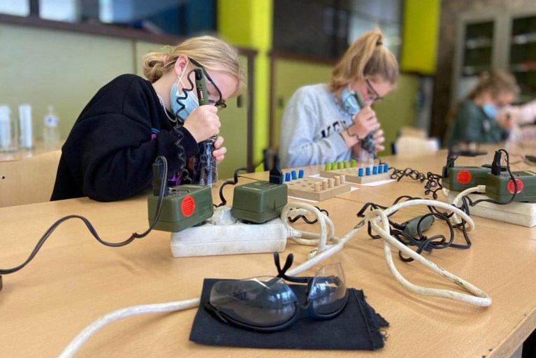 450 leerlingen van 15 basisscholen proeven van STEM-aanbod ...