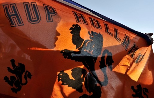 Friese vlaggenfabriek zit met 2500 'Holland Kampioen'-vlagge... - Gazet ...